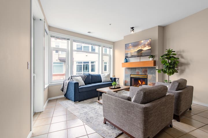 Steps To Pike Place 2bd Condo Water Courtyard View - Kirkland, WA