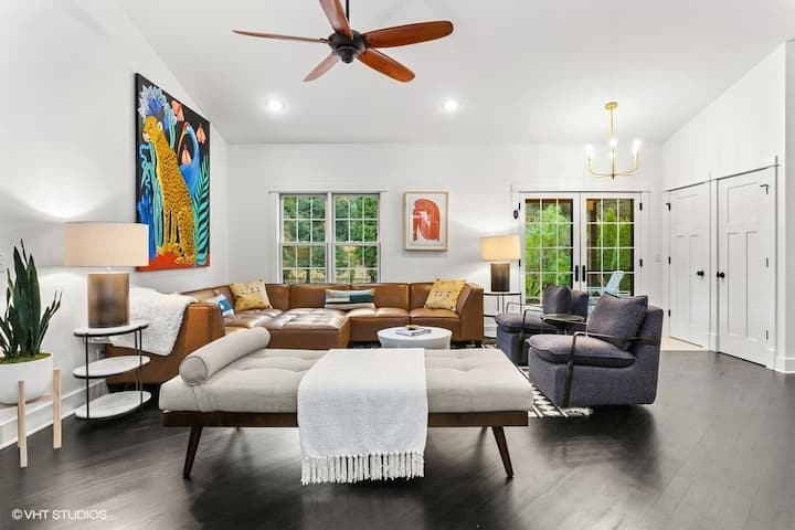 Sanctuary Retreat, Private Pool, Hot Tub & Firepit - New Buffalo