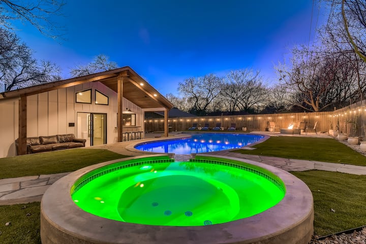 Family Relaxation: Private Pool & Spa With Games - Austin, TX