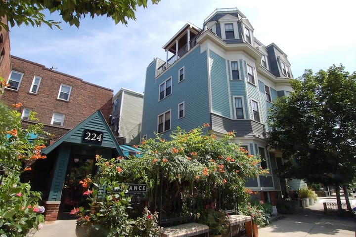 230b4 | The Penthouse Redline | 2br 1b W/ac | Pvt - Boston
