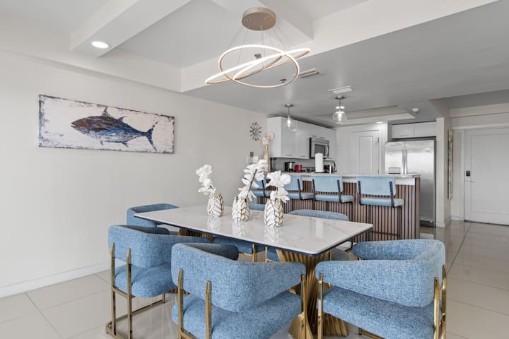 Luxury Beachfront Condo With Amazing Sunset Views - South Padre Island, TX