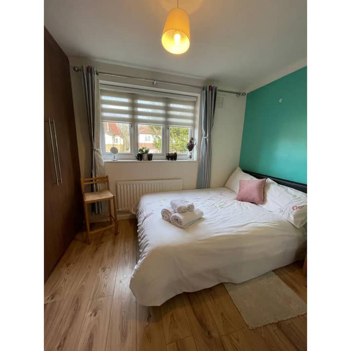 Double Room With Shared Bathroom By Richmond Park - Twickenham