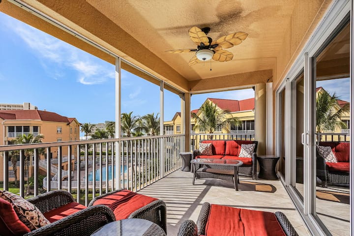 3br Beach Condo With Pond View + Pool In Fmb! - Fort Myers Beach, FL