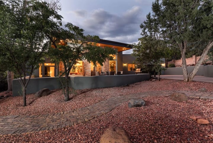 Spacious Contemporary Home With Spa - Sedona, AZ