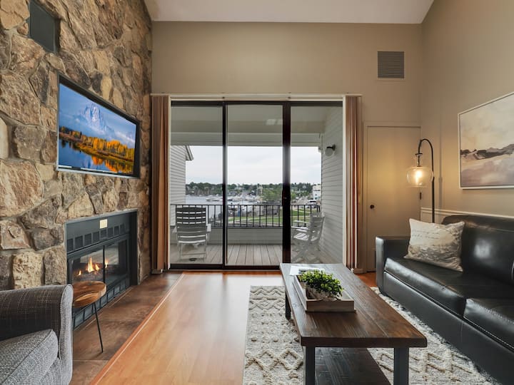 357 Edgewater Inn - Charlevoix, MI