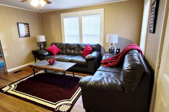 Fully Equipped 3br Home In Jonesboro Ar - Jonesboro, AR