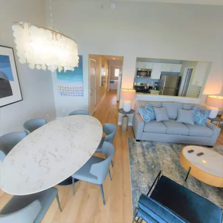 Remodeled 2 Bedroom Condo- Right By The Beach! - Carlsbad, CA
