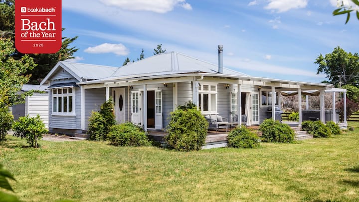 Brooklands Cottage - Award Winning Villa - Martinborough