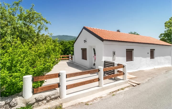 Stunning Home In Bater With Wifi - Klenovica