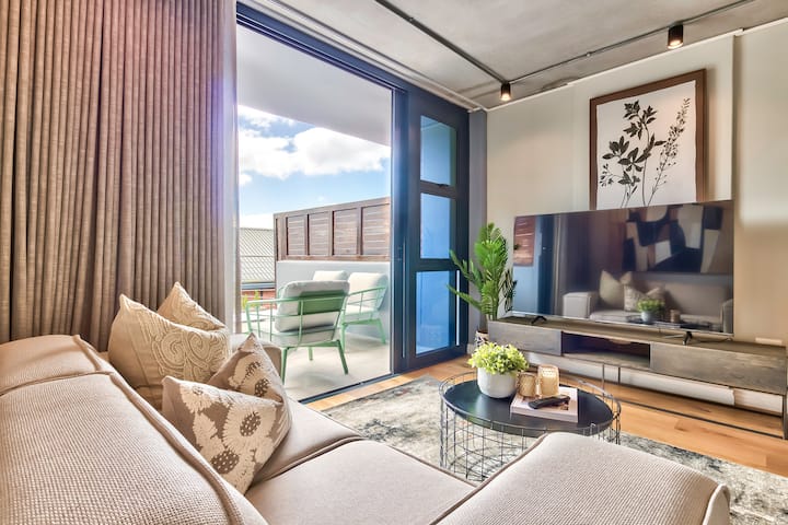 Cape Town Living At Its Best – Terrace & Pool - Cape Town