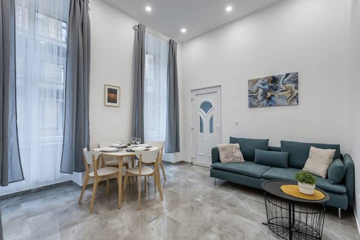 Perfectly Central & New - Budapest