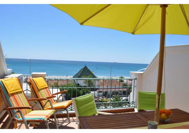 Sunny Apartment On Burriana Beach - Nerja