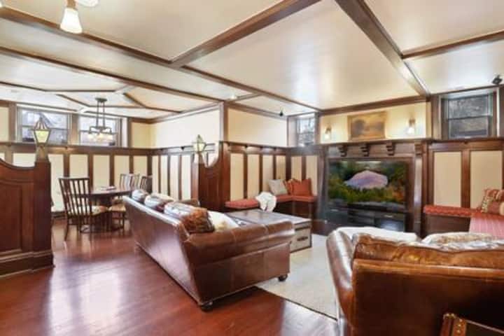 Luxury 6600 Sq.ft Stunning Home/sleeps 10+ - Minneapolis, MN