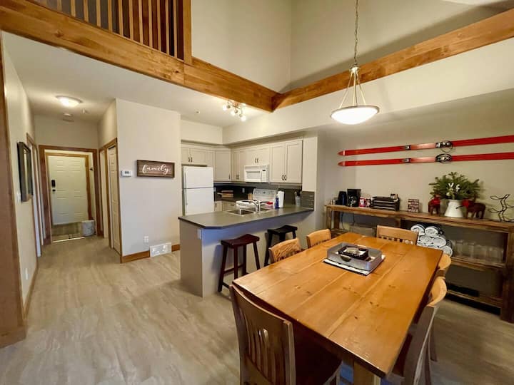 Ski-in/ski-out Retreat: Mountain Magic Awaits - Kimberley