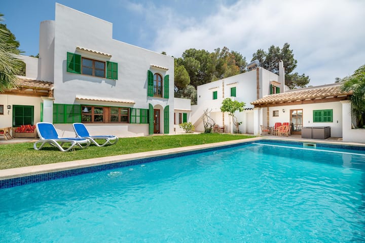 Wonderful 5 Bed Villa With Private - Cala d'Or