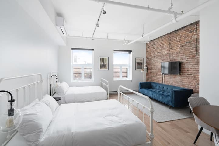 Old Montreal Loft For Best Friends Getaway - Montreal