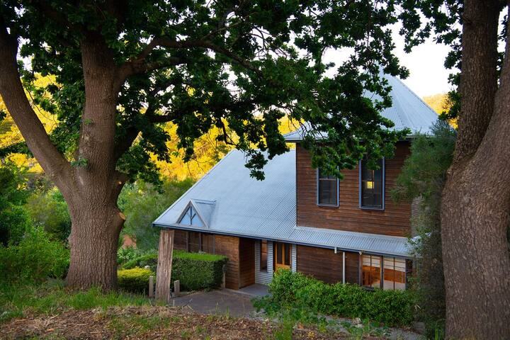 French Cottage- 2 Bedrooms With Huge Spa - Guildford