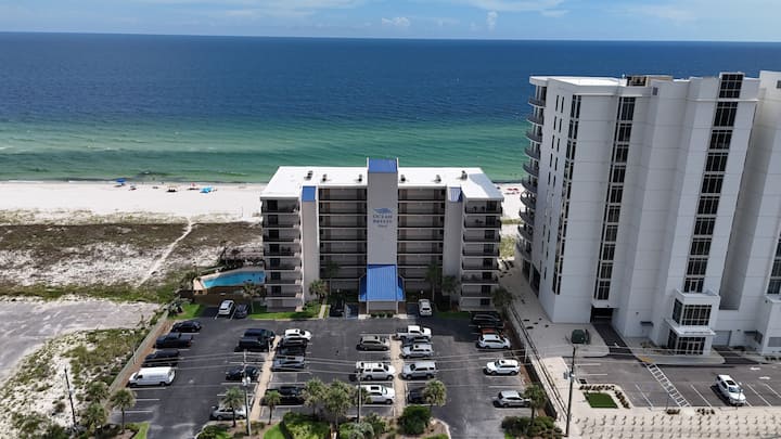 Oceans 7- Beach Front! Pool! - Perdido Key, FL