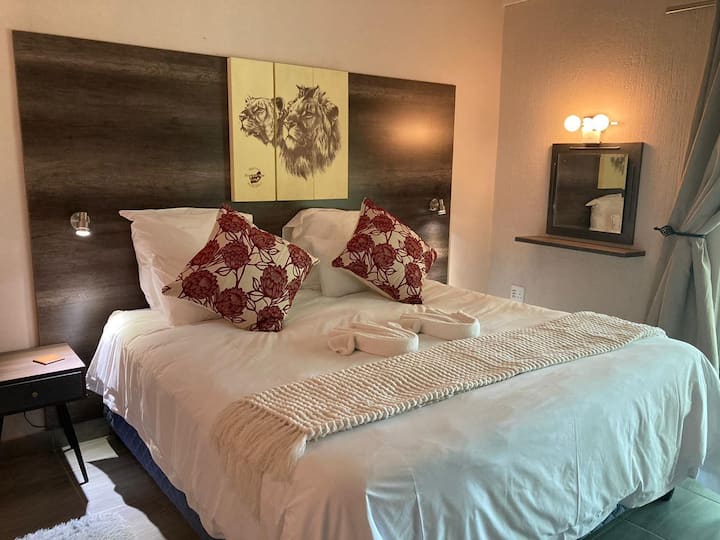 Honeymoon Chalet - Love Bird - Bushbuckridge