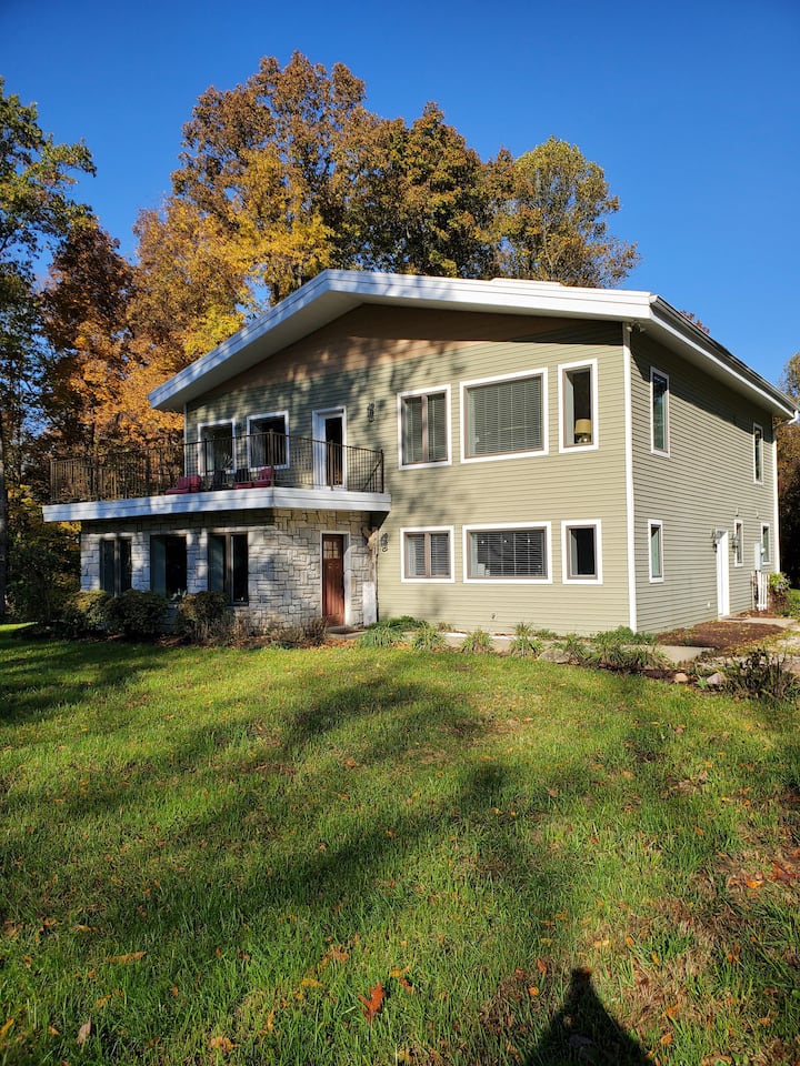 Hoosier Nest - Oliver Winery, Bloomington