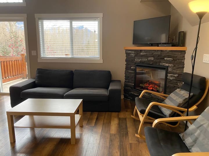5 Min. Drive To The Resort & Fernie. Lock Off Side - Fernie