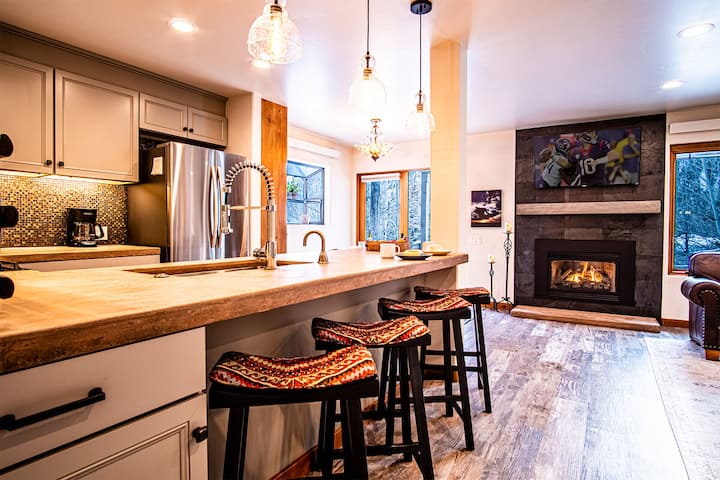 Sv123 - Walk To Lifts & Town - Hot Tub & Pool - Ketchum, ID