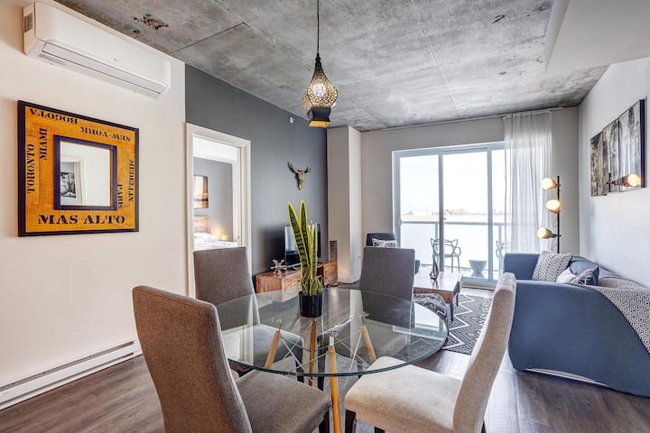 Luxe 1br With Skyline Views, Walk To Place Vertu - Dorval