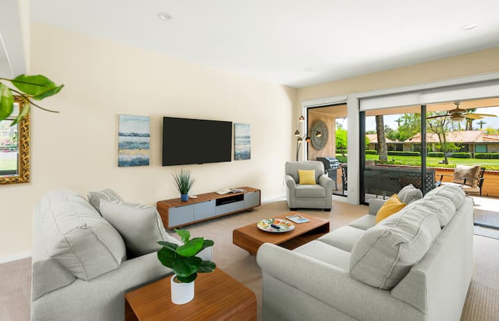Sunrise Serenity: Panoramic Views & Resort Living - Rancho Mirage, CA
