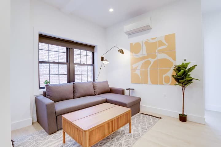 Sojourn At The Paden | Capitol Hill | Pets Welcome - Washington, D.C., DC