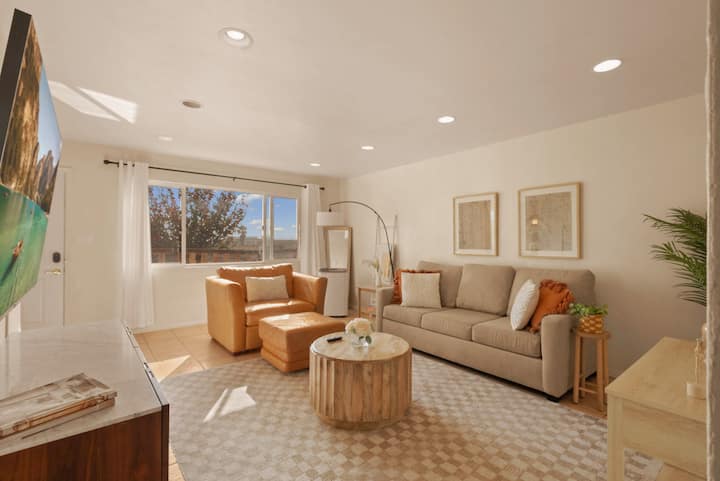 Light & Airy -Close To Dt, Petco, & Little Italy! - Grantville - San Diego