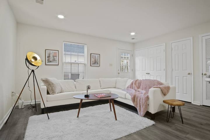 Spacious 3 Lvl, 3 Bedr+4 Bth+car Garage, Location! - 赫恩登