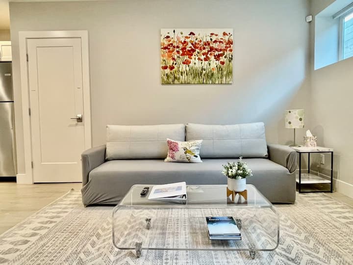 Gorgeous 1 Br Suite In A New House Free Parking - Seattle, WA