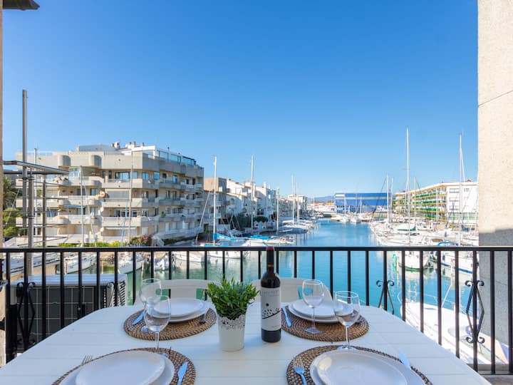Port Primer By Interhome - Empuriabrava