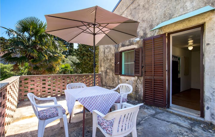 3 Bedroom Lovely Home In Nerezine - Neresine