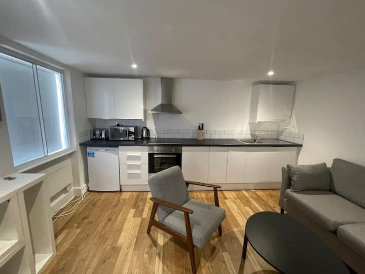 Studio - Goodge Street - Central London - London, UK