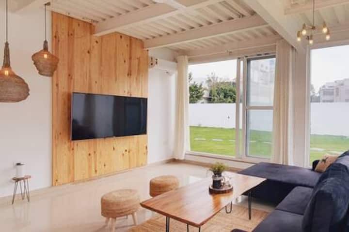 Ultra Luxurious Glass Villa Private Pool Garden - Bangalore