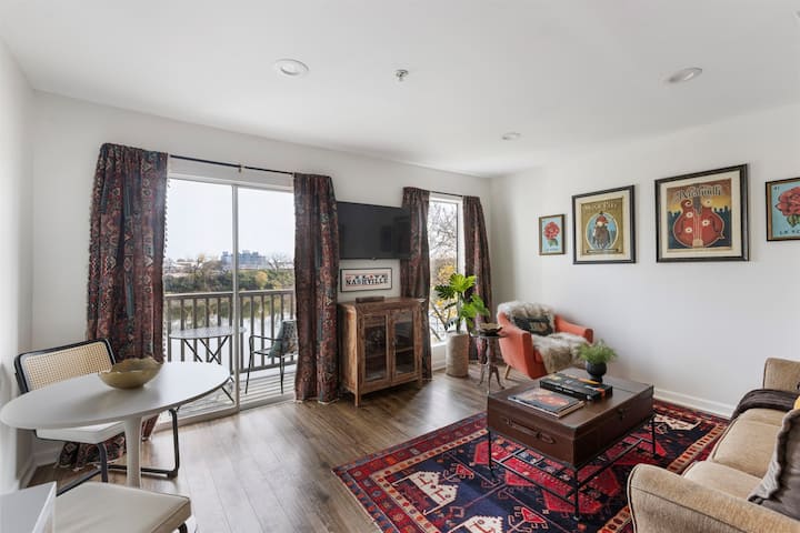 River View Condo, Walk To Downtown - Nissan Stadium Nashville