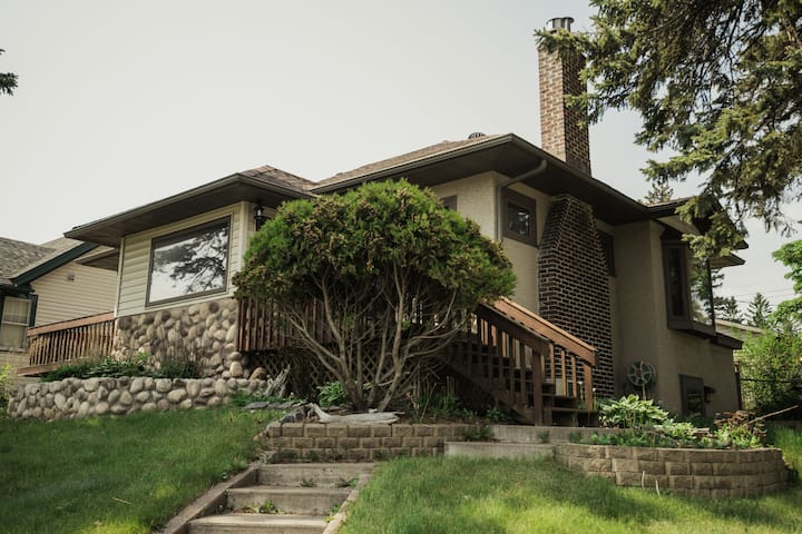Lakeside Bungalow | Extended Stay Living - Duluth, MN