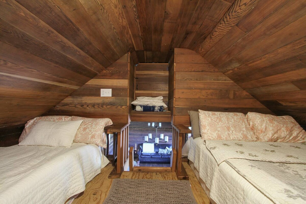 Rustic Cabin at Stemple Creek Ranch w Private Deck - Cabins for Rent in ...