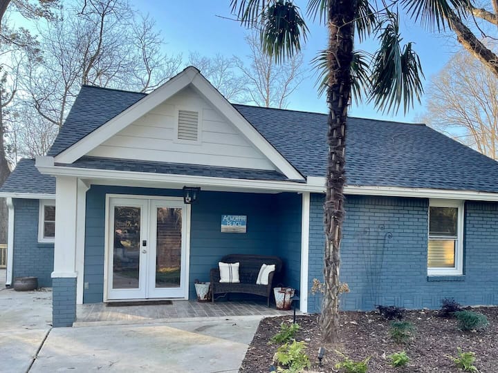 Historic Downtown Acworth Cottage - Acworth, GA