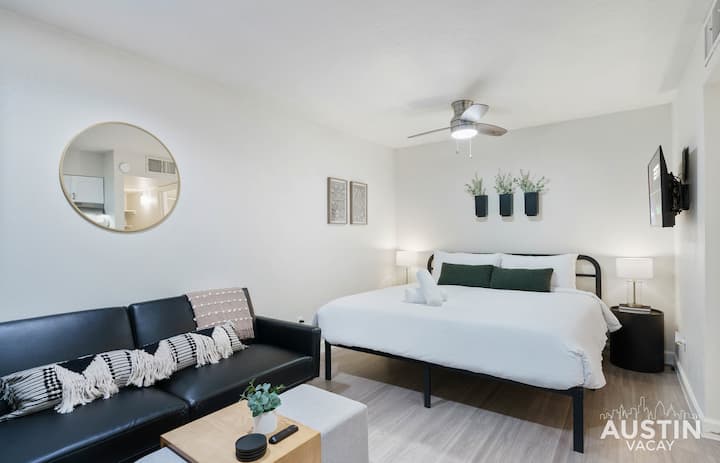 Cozy & Newly Renovated | King/sofa Bed + Smart Tv - Holly - Austin