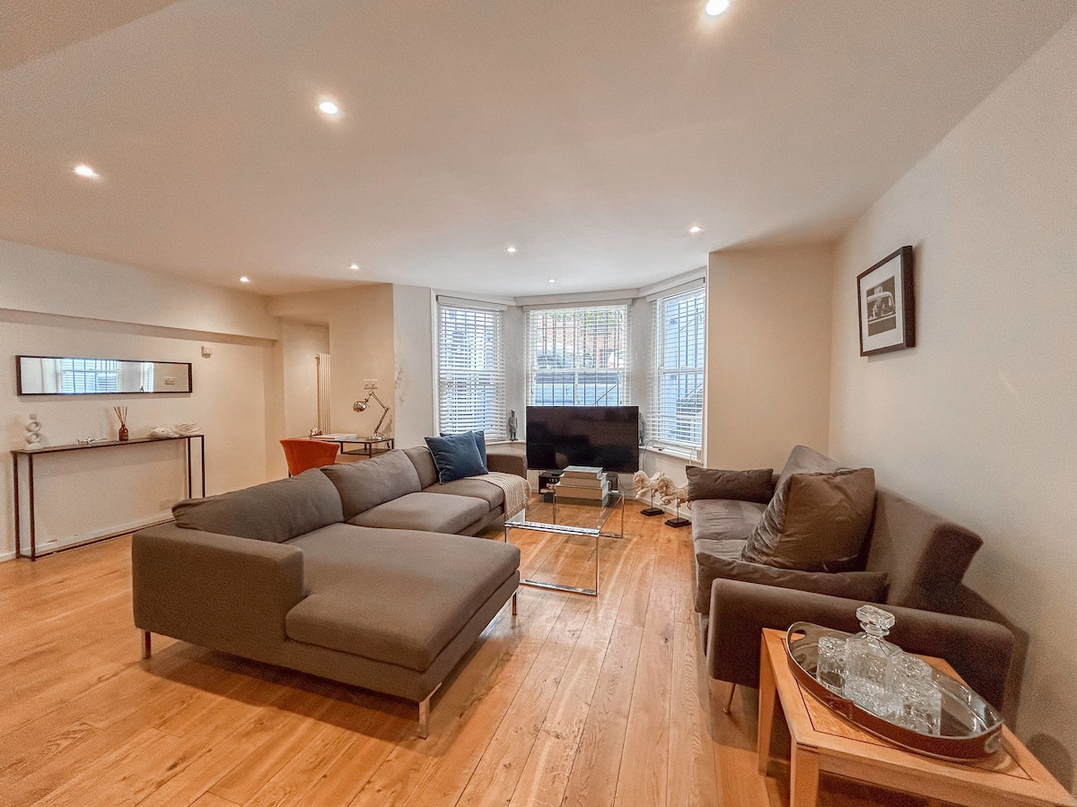 London Condo Vacation Rentals - England, United Kingdom | Airbnb