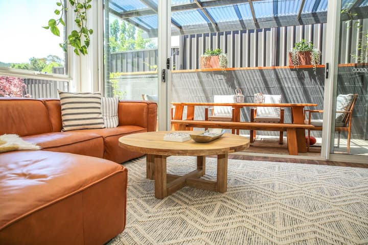 Hidden Gem - Modern And Central Retreat - Bright