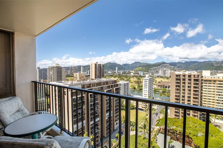 M2 Aston At The Waikiki Banyan: 1 Br Mountain View - Honolulu, HI