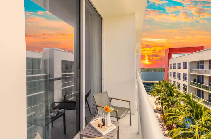Best Stay| Hot Tub| Rooftop Pool|beach Broad–walk - Hollywood, FL