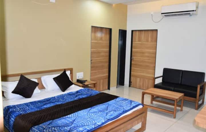 Master Room - Bhavnagar