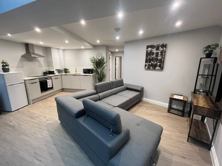 A Town Centre Spacious Studio Apartment - Bournemouth