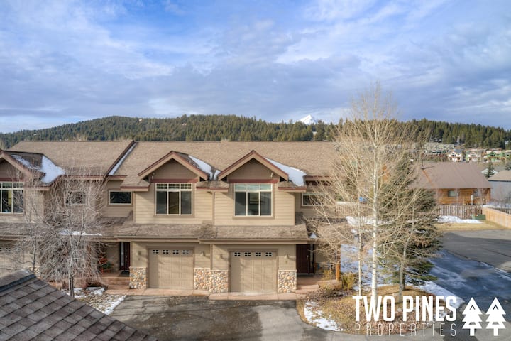 Remodeled Townhome In Town Center W/ Hot Tub - Big Sky, MT