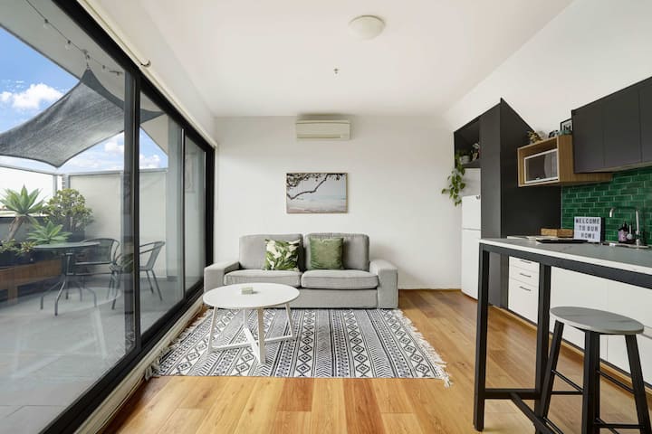 Green Getaway 1 Bedder Loft@ St Kilda W/ Parking - Melbourne