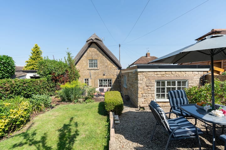 Thatched Cotswold Home - Orchard Cottage, Broadway - Broadway